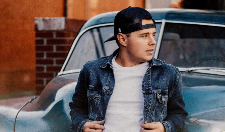 94.3 The Wolf – Country That'll Make You Howl!